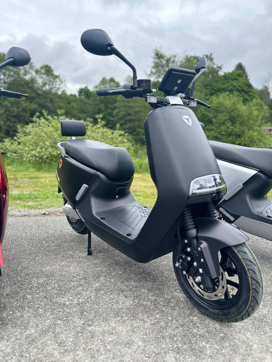 Yadea G5 EL Moped SOMMAR KAMPANJ! – shop.enduroskola.se